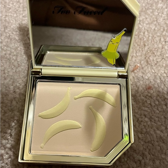 Too Faced | Makeup | Too Faced Banana Face Setting Powder | Poshmark